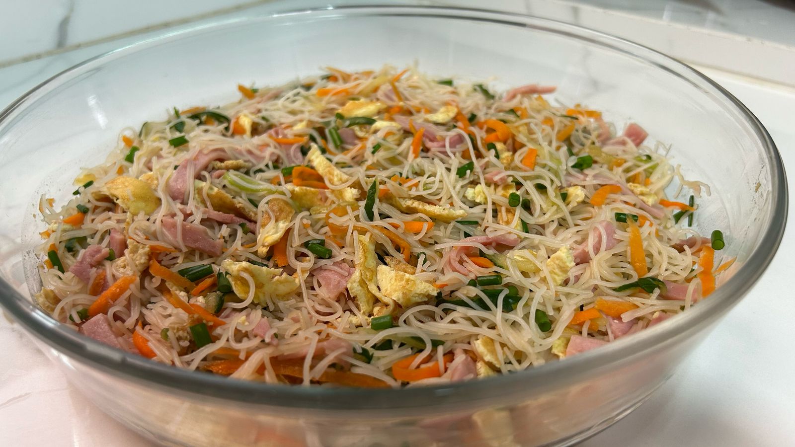 Salada de Bifum Simples e Deliciosa - Caprichos do Lar